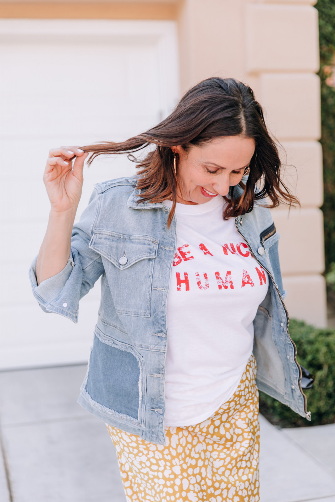 How to Style A Graphic Tee - Everything Evelyne