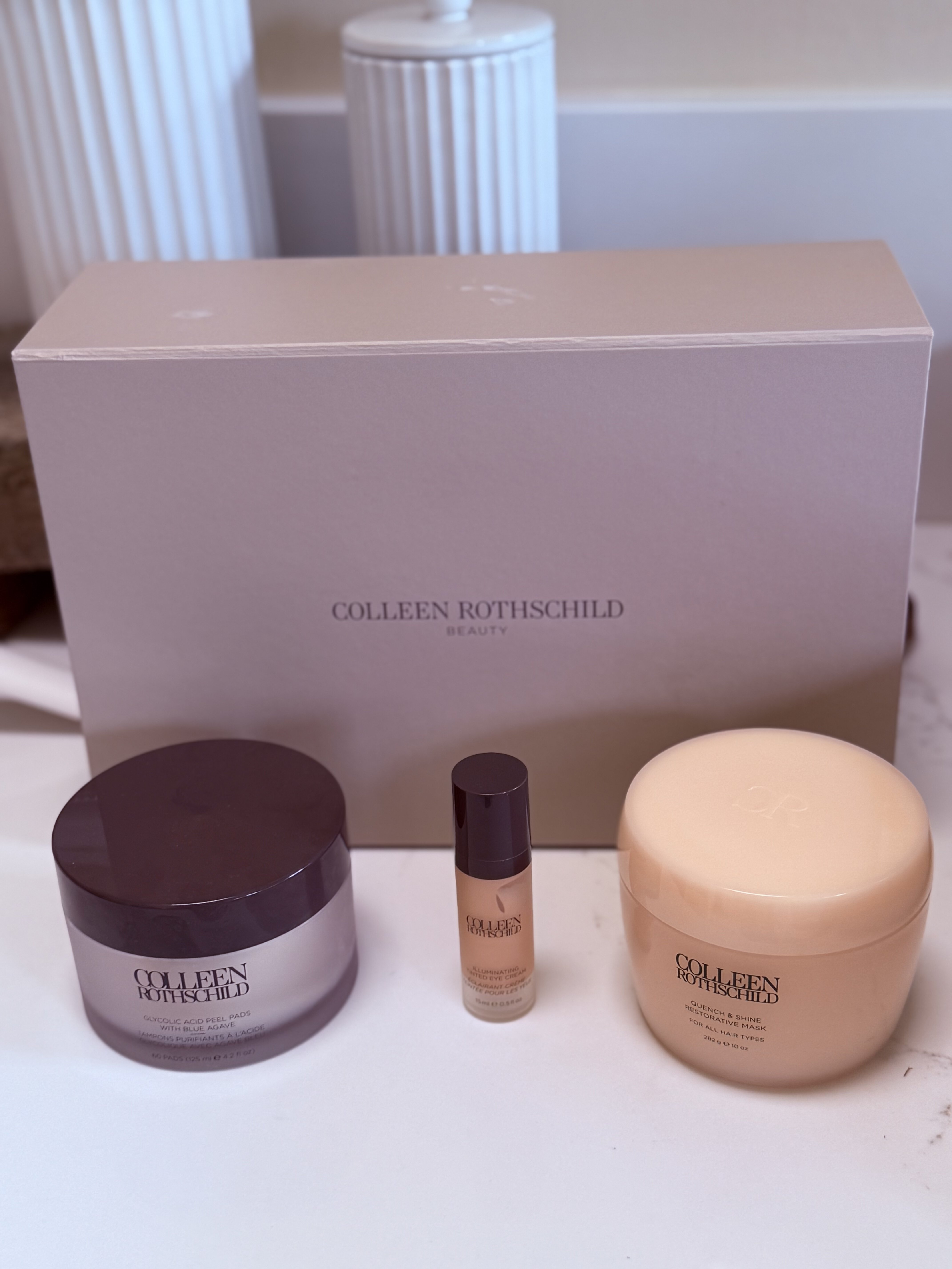 Makeup Monday with Colleen Rothschild - Everything Evelyne